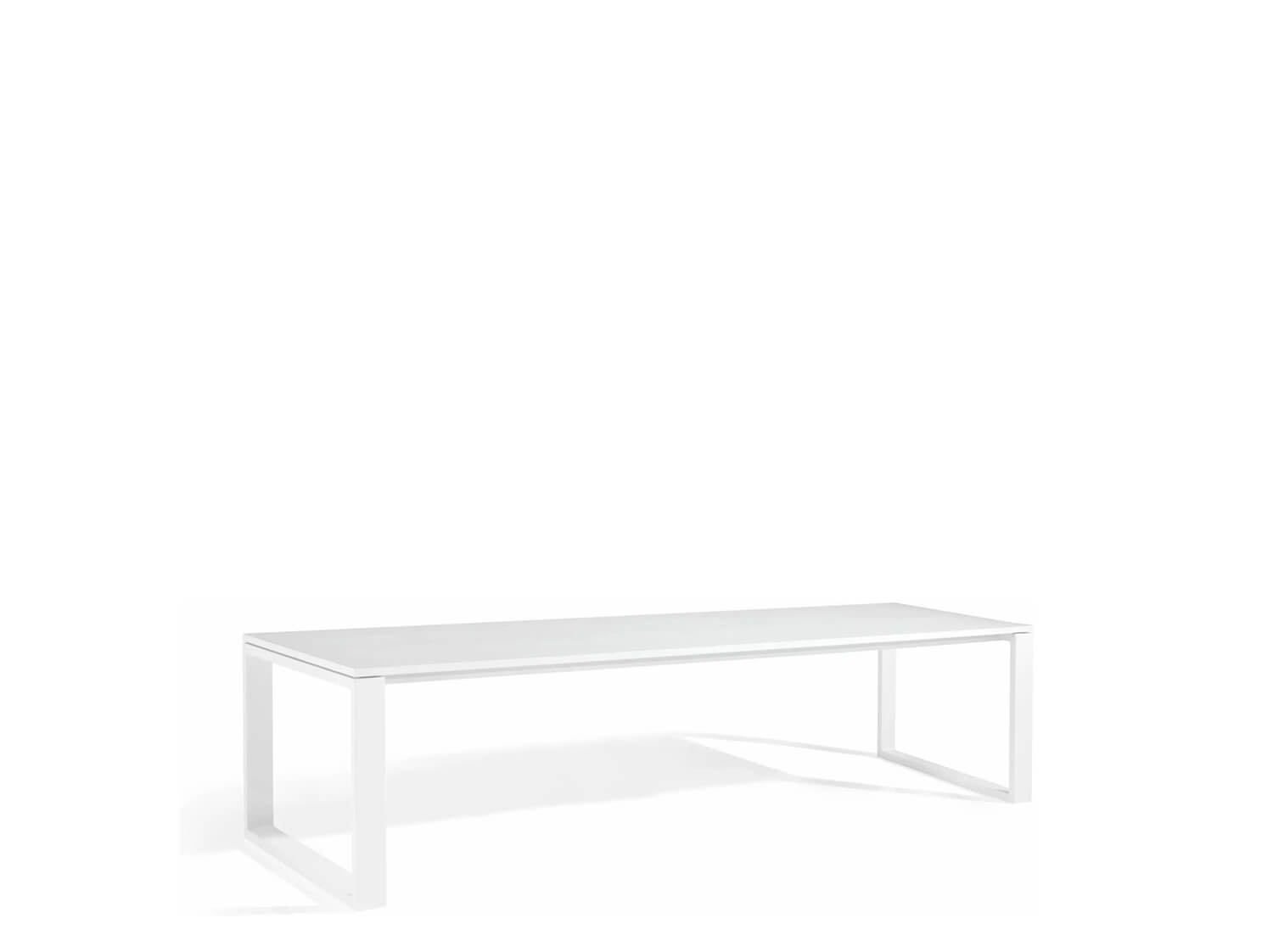 Manutti Fuse Dining Table | Clima Home